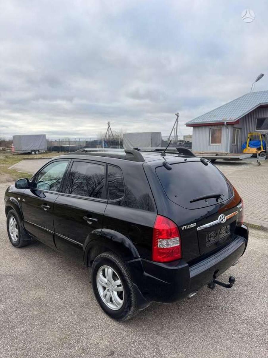 Melns Hyundai Tucson 2006 Kauņa, ar dzinēja tilpumu 1.99 L un nobraukumu 241 tūkst. km par 3300 €, foto 5 vietnē AUTOMOTO.COM.LV