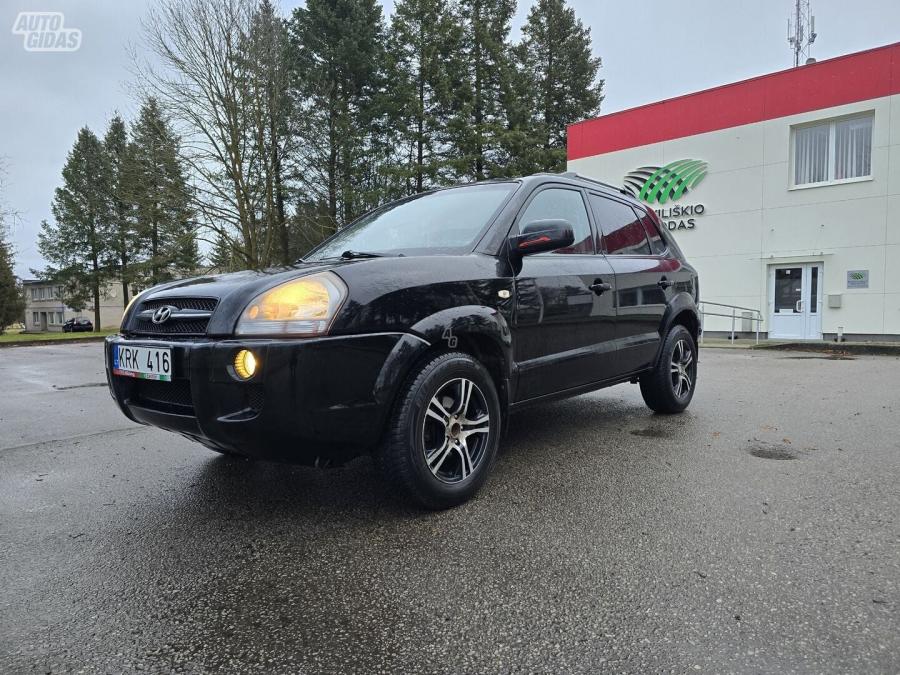 Black Hyundai Tucson 2006 in Radviliskis, with an engine capacity of 2.00 L and mileage of 332 thousand km for 1995 €, photo 5 on AUTOMOTO.COM.LV
