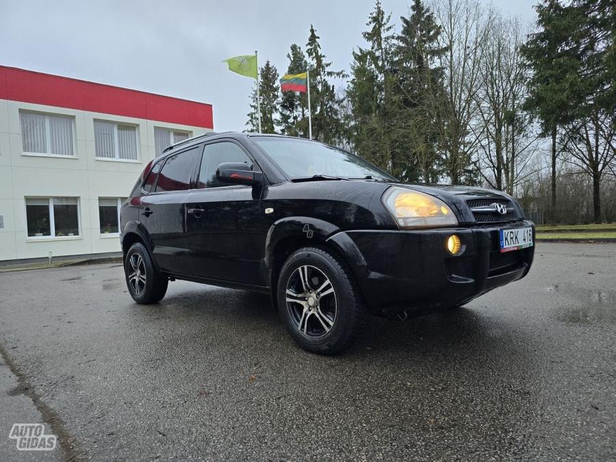 Black Hyundai Tucson 2006 in Radviliskis, with an engine capacity of 2.00 L and mileage of 332 thousand km for 1995 €, photo 6 on AUTOMOTO.COM.LV