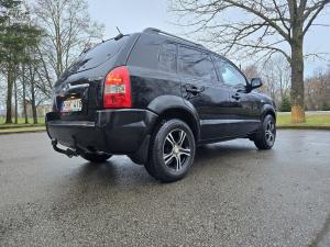 Black Hyundai Tucson 2006 in Radviliskis, with an engine capacity of 2.00 L and mileage of 332 thousand km for 1995 €, photo 7 on AUTOMOTO.COM.LV