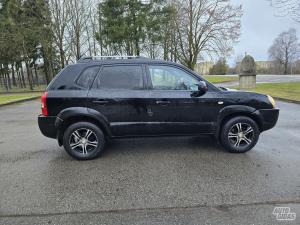 Black Hyundai Tucson 2006 in Radviliskis, with an engine capacity of 2.00 L and mileage of 332 thousand km for 1995 €, photo 12 on AUTOMOTO.COM.LV