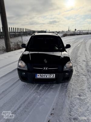 Black Hyundai Tucson 2006 in Kaunas, with an engine capacity of 2.00 L and mileage of 180 thousand km for 2200 €, photo 2 on AUTOMOTO.COM.LV