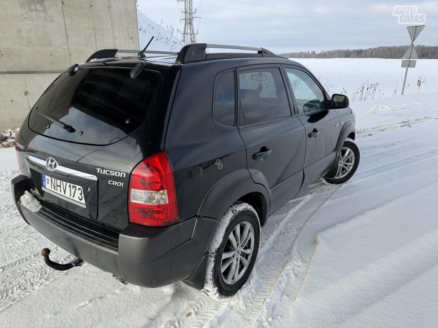 Black Hyundai Tucson 2006 in Kaunas, with an engine capacity of 2.00 L and mileage of 180 thousand km for 2200 €, photo 6 on AUTOMOTO.COM.LV