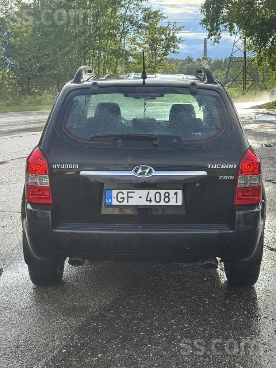 Melns Hyundai Tucson 2006 Daugavpils, ar dzinēja tilpumu 2.00 L un nobraukumu 237 tūkst. km par 2600 €, foto 5 vietnē AUTOMOTO.COM.LV