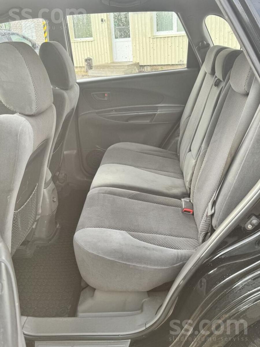 Melns Hyundai Tucson 2006 Daugavpils, ar dzinēja tilpumu 2.00 L un nobraukumu 237 tūkst. km par 2600 €, foto 7 vietnē AUTOMOTO.COM.LV
