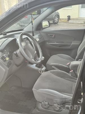 Melns Hyundai Tucson 2006 Daugavpils, ar dzinēja tilpumu 2.00 L un nobraukumu 237 tūkst. km par 2600 €, foto 9 vietnē AUTOMOTO.COM.LV