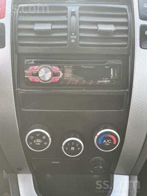 Melns Hyundai Tucson 2006 Daugavpils, ar dzinēja tilpumu 2.00 L un nobraukumu 237 tūkst. km par 2600 €, foto 12 vietnē AUTOMOTO.COM.LV