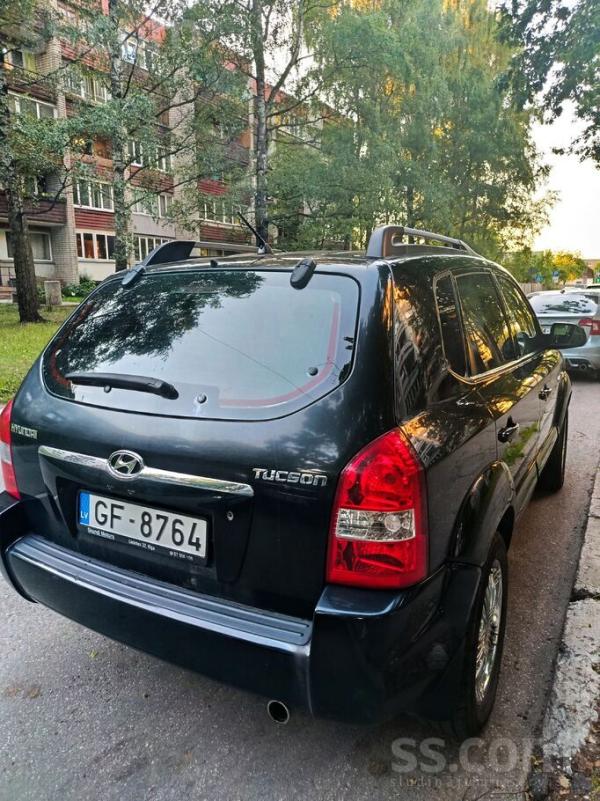 Melns Hyundai Tucson 2006 Jelgava, ar dzinēja tilpumu 2.00 L un nobraukumu 332 tūkst. km par 2500 €, foto 2 vietnē AUTOMOTO.COM.LV