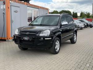 Black Hyundai Tucson 2006 in Vilnius, with an engine capacity of 1.99 L and mileage of 223 thousand km for 4150 €, photo 5 on AUTOMOTO.COM.LV