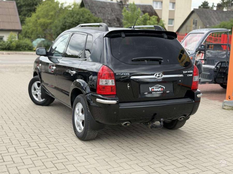 Black Hyundai Tucson 2006 in Vilnius, with an engine capacity of 1.99 L and mileage of 223 thousand km for 4150 €, photo 8 on AUTOMOTO.COM.LV