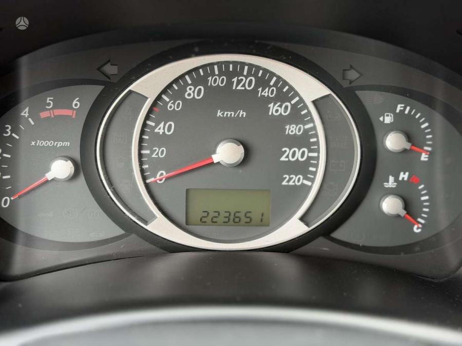 Black Hyundai Tucson 2006 in Vilnius, with an engine capacity of 1.99 L and mileage of 223 thousand km for 4150 €, photo 21 on AUTOMOTO.COM.LV