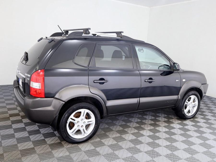 Melns Hyundai Tucson 2006 Tallina, ar dzinēja tilpumu 2.70 L un nobraukumu 119 tūkst. km par 1799 €, foto 4 vietnē AUTOMOTO.COM.LV