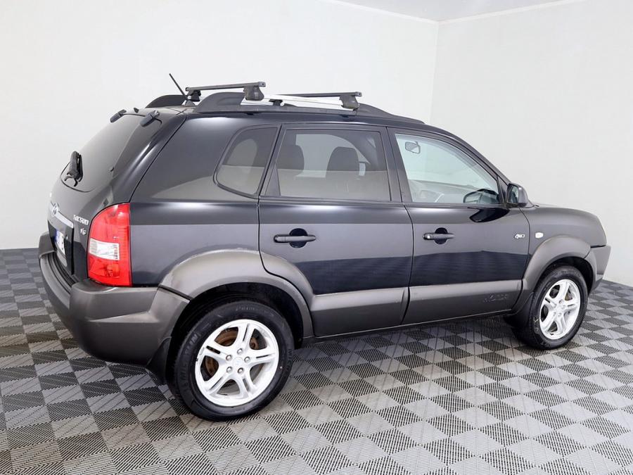 Melns Hyundai Tucson 2006 Tallina, ar dzinēja tilpumu 2.70 L un nobraukumu 119 tūkst. km par 1799 €, foto 11 vietnē AUTOMOTO.COM.LV