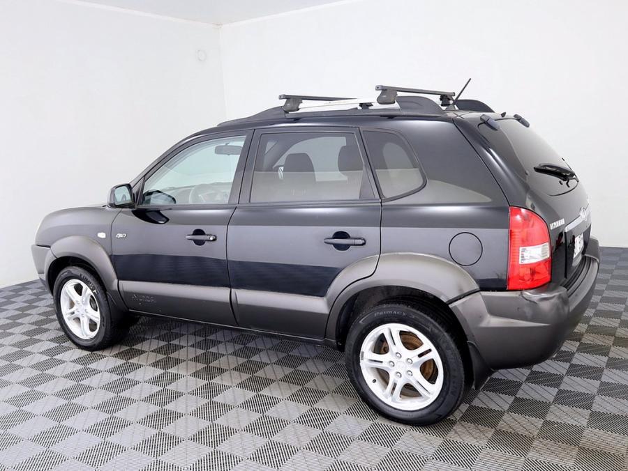 Melns Hyundai Tucson 2006 Tallina, ar dzinēja tilpumu 2.70 L un nobraukumu 119 tūkst. km par 1799 €, foto 12 vietnē AUTOMOTO.COM.LV