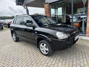 Black Hyundai Tucson 2006 in Talsi, with an engine capacity of 2.00 L and mileage of 246 thousand km for 2500 €, photo  on AUTOMOTO.COM.LV