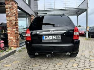 Black Hyundai Tucson 2006 in Talsi, with an engine capacity of 2.00 L and mileage of 246 thousand km for 2500 €, photo 6 on AUTOMOTO.COM.LV