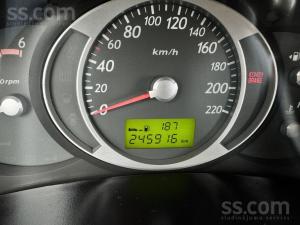 Black Hyundai Tucson 2006 in Talsi, with an engine capacity of 2.00 L and mileage of 246 thousand km for 2500 €, photo 7 on AUTOMOTO.COM.LV