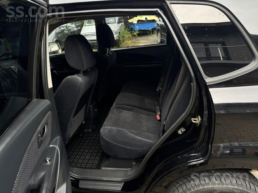 Black Hyundai Tucson 2006 in Talsi, with an engine capacity of 2.00 L and mileage of 246 thousand km for 2500 €, photo 11 on AUTOMOTO.COM.LV
