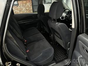 Black Hyundai Tucson 2006 in Talsi, with an engine capacity of 2.00 L and mileage of 246 thousand km for 2500 €, photo 13 on AUTOMOTO.COM.LV