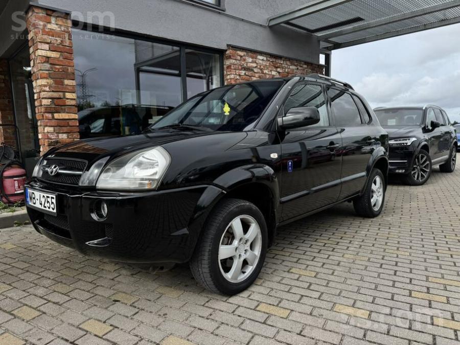 Black Hyundai Tucson 2006 in Talsi, with an engine capacity of 2.00 L and mileage of 246 thousand km for 2500 €, photo 17 on AUTOMOTO.COM.LV