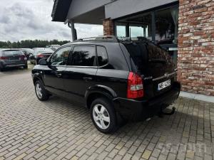 Black Hyundai Tucson 2006 in Talsi, with an engine capacity of 2.00 L and mileage of 246 thousand km for 2500 €, photo 19 on AUTOMOTO.COM.LV