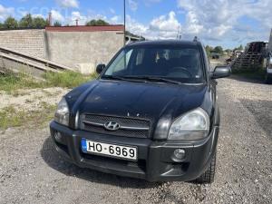 Melns Hyundai Tucson 2006 Liepāja, ar dzinēja tilpumu 2.00 L un nobraukumu 303 tūkst. km par 1900 €, foto 3 vietnē AUTOMOTO.COM.LV