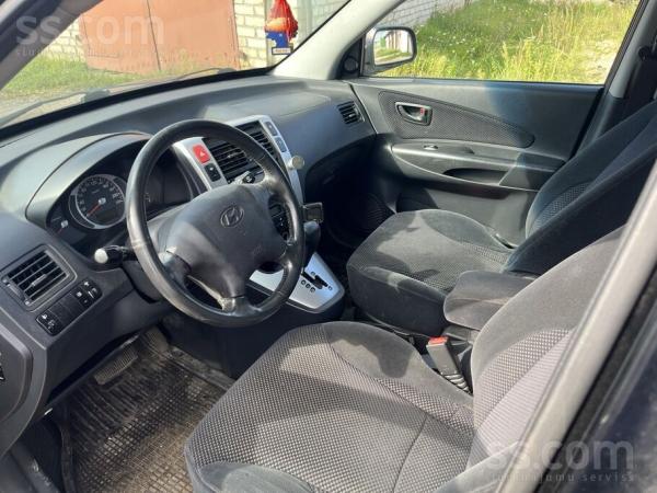 Melns Hyundai Tucson 2006 Liepāja, ar dzinēja tilpumu 2.00 L un nobraukumu 303 tūkst. km par 1900 €, foto 6 vietnē AUTOMOTO.COM.LV