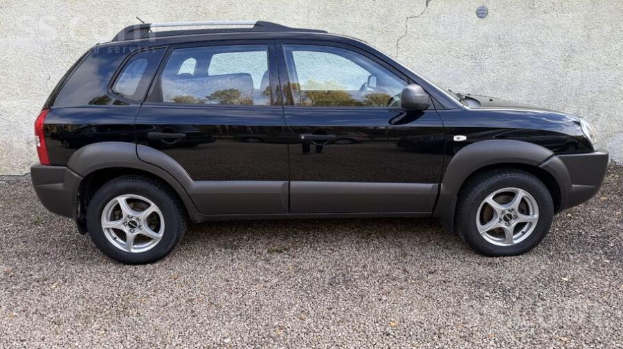 Melns Hyundai Tucson 2006 Valmiera, ar dzinēja tilpumu 2.00 L un nobraukumu 274 tūkst. km par 2350 €, foto 3 vietnē AUTOMOTO.COM.LV