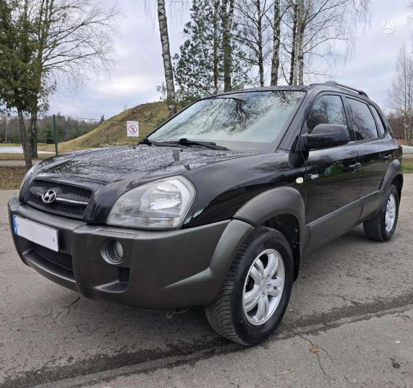 Melns Hyundai Tucson 2007 Tauragė, ar dzinēja tilpumu 1.99 L un nobraukumu 160 tūkst. km par 3990 €, foto 1 vietnē AUTOMOTO.COM.LV