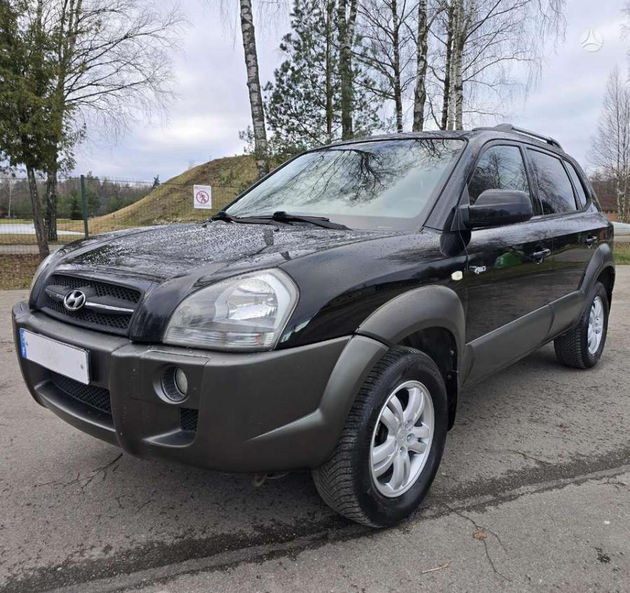 Melns Hyundai Tucson 2007 Tauragė, ar dzinēja tilpumu 1.99 L un nobraukumu 160 tūkst. km par 3990 €, foto 1 vietnē AUTOMOTO.COM.LV