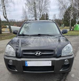 Melns Hyundai Tucson 2007 Tauragė, ar dzinēja tilpumu 1.99 L un nobraukumu 160 tūkst. km par 3990 €, foto 2 vietnē AUTOMOTO.COM.LV