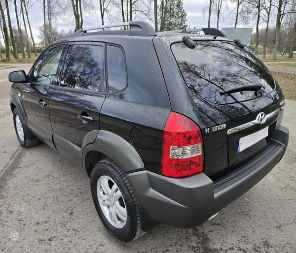 Melns Hyundai Tucson 2007 Tauragė, ar dzinēja tilpumu 1.99 L un nobraukumu 160 tūkst. km par 3990 €, foto 7 vietnē AUTOMOTO.COM.LV