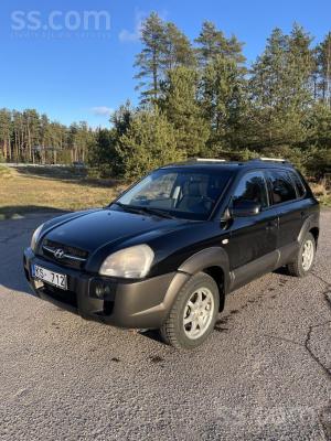 Melns Hyundai Tucson 2007 Rīga, ar dzinēja tilpumu 2.00 L un nobraukumu 248 tūkst. km par 3000 €, foto  vietnē AUTOMOTO.COM.LV