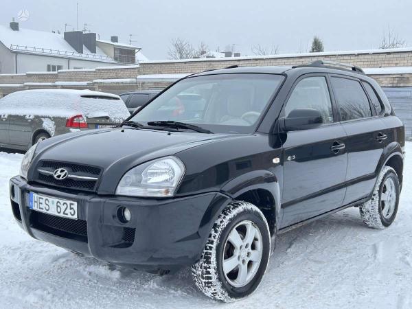 Black Hyundai Tucson 2007 in Ukmerge, with an engine capacity of 1.99 L and mileage of 178 thousand km for 2650 €, photo 1 on AUTOMOTO.COM.LV