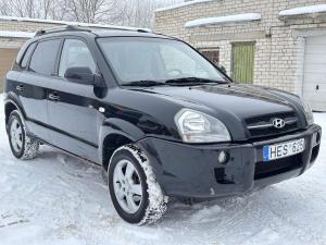 Black Hyundai Tucson 2007 in Ukmerge, with an engine capacity of 1.99 L and mileage of 178 thousand km for 2650 €, photo 2 on AUTOMOTO.COM.LV
