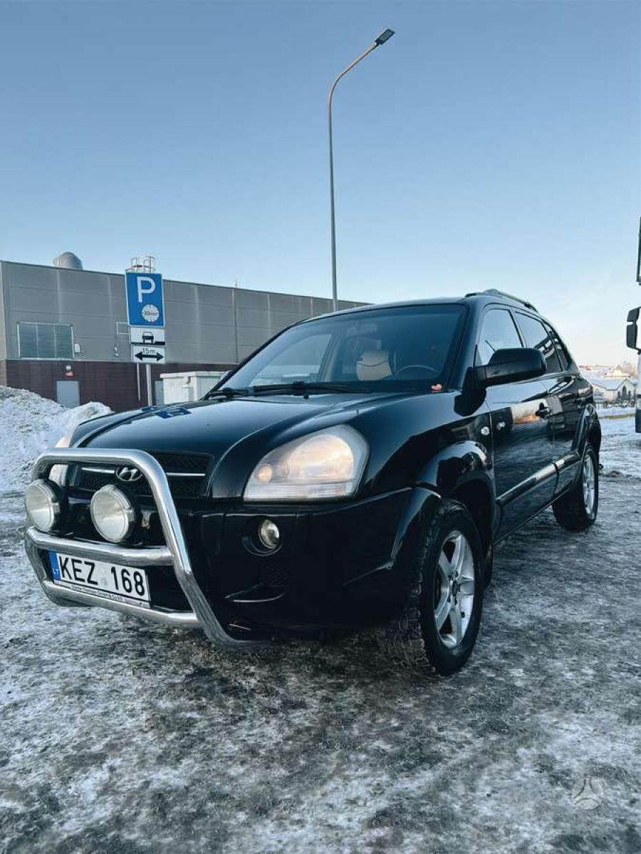 Melns Hyundai Tucson 2007 Viļņa, ar dzinēja tilpumu 1.99 L un nobraukumu 286 tūkst. km par 3350 €, foto 2 vietnē AUTOMOTO.COM.LV
