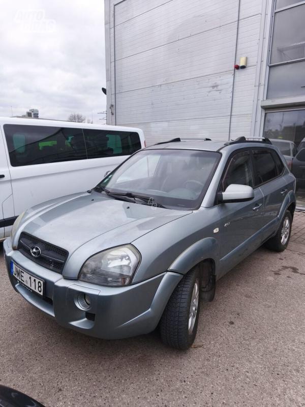 Melns Hyundai Tucson 2007 Kauņa, ar dzinēja tilpumu 2.00 L un nobraukumu 245 tūkst. km par 1299 €, foto 2 vietnē AUTOMOTO.COM.LV