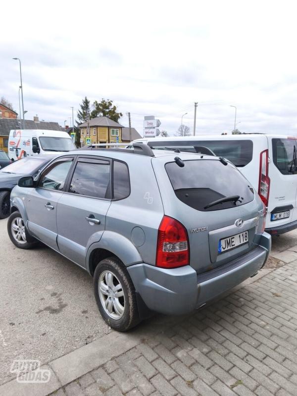 Melns Hyundai Tucson 2007 Kauņa, ar dzinēja tilpumu 2.00 L un nobraukumu 245 tūkst. km par 1299 €, foto 3 vietnē AUTOMOTO.COM.LV