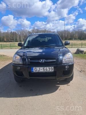 Melns Hyundai Tucson 2007 Rīga, ar dzinēja tilpumu 2.00 L un nobraukumu 228 tūkst. km par 1800 €, foto 3 vietnē AUTOMOTO.COM.LV