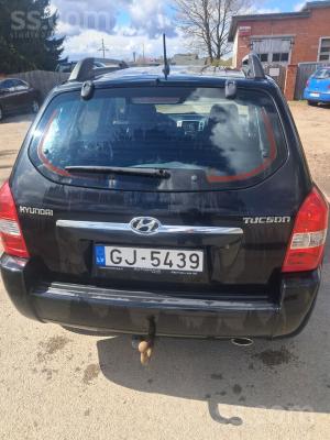 Melns Hyundai Tucson 2007 Rīga, ar dzinēja tilpumu 2.00 L un nobraukumu 228 tūkst. km par 1800 €, foto 6 vietnē AUTOMOTO.COM.LV