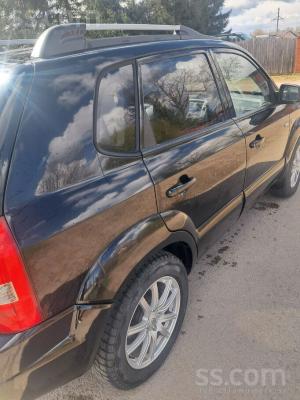 Melns Hyundai Tucson 2007 Rīga, ar dzinēja tilpumu 2.00 L un nobraukumu 228 tūkst. km par 1800 €, foto 7 vietnē AUTOMOTO.COM.LV