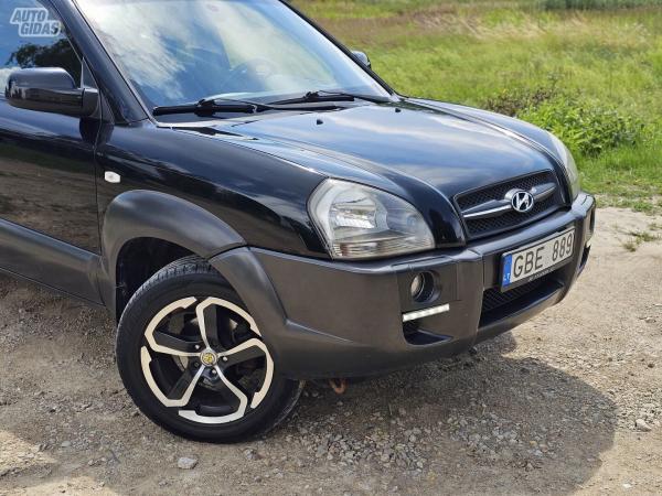 Melns Hyundai Tucson 2007 Šauļi, ar dzinēja tilpumu 2.00 L un nobraukumu 162 tūkst. km par 3500 €, foto 5 vietnē AUTOMOTO.COM.LV