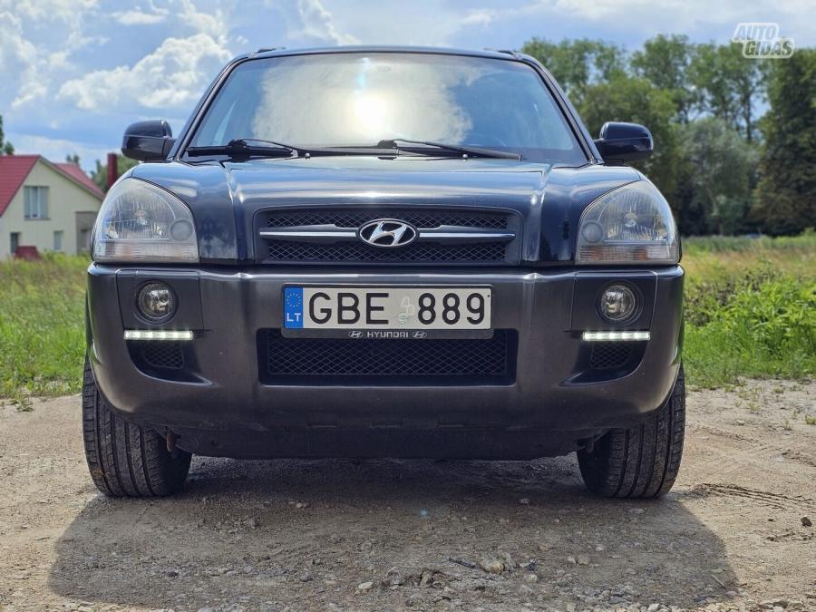 Black Hyundai Tucson 2007 in Siauliai, with an engine capacity of 2.00 L and mileage of 162 thousand km for 3500 €, photo 7 on AUTOMOTO.COM.LV