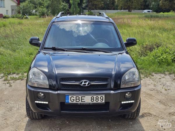 Melns Hyundai Tucson 2007 Šauļi, ar dzinēja tilpumu 2.00 L un nobraukumu 162 tūkst. km par 3500 €, foto 7 vietnē AUTOMOTO.COM.LV