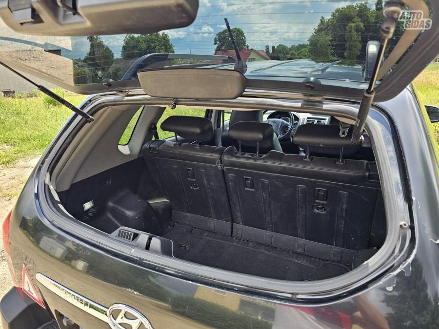 Black Hyundai Tucson 2007 in Siauliai, with an engine capacity of 2.00 L and mileage of 162 thousand km for 3500 €, photo 24 on AUTOMOTO.COM.LV