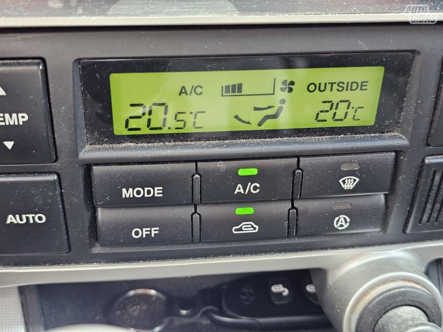 Black Hyundai Tucson 2007 in Siauliai, with an engine capacity of 2.00 L and mileage of 162 thousand km for 3500 €, photo 36 on AUTOMOTO.COM.LV