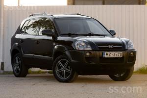 Black Hyundai Tucson 2007 in Jelgava, with an engine capacity of 2.00 L and mileage of 289 thousand km for 3700 €, photo  on AUTOMOTO.COM.LV