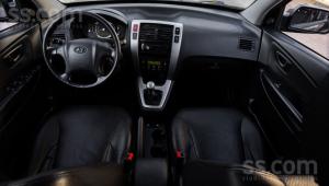 Black Hyundai Tucson 2007 in Jelgava, with an engine capacity of 2.00 L and mileage of 289 thousand km for 3700 €, photo 8 on AUTOMOTO.COM.LV