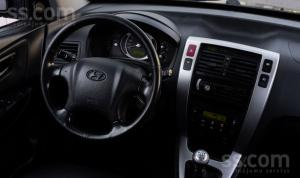 Black Hyundai Tucson 2007 in Jelgava, with an engine capacity of 2.00 L and mileage of 289 thousand km for 3700 €, photo 10 on AUTOMOTO.COM.LV