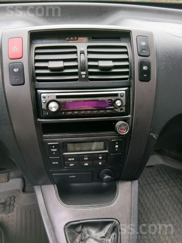 Melns Hyundai Tucson 2007 Rīga, ar dzinēja tilpumu 2.00 L un nobraukumu 303 tūkst. km par 1850 €, foto 6 vietnē AUTOMOTO.COM.LV